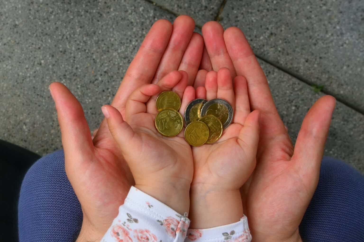 2 Canadian Stocks That Reward You With Income While You Hold | The ...